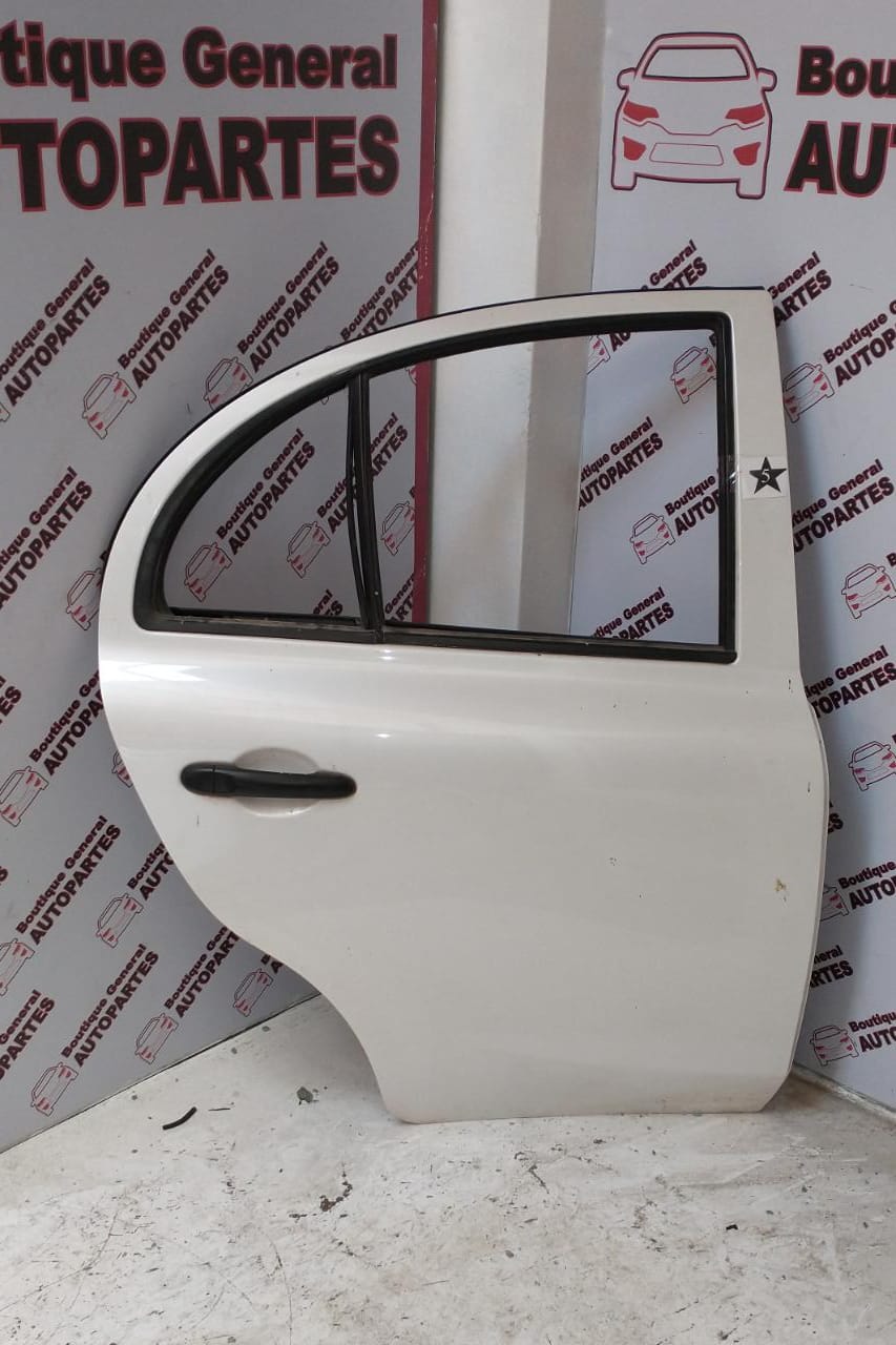 Puerta Trasera Derecha Nissan March – La Boutique Autopartes